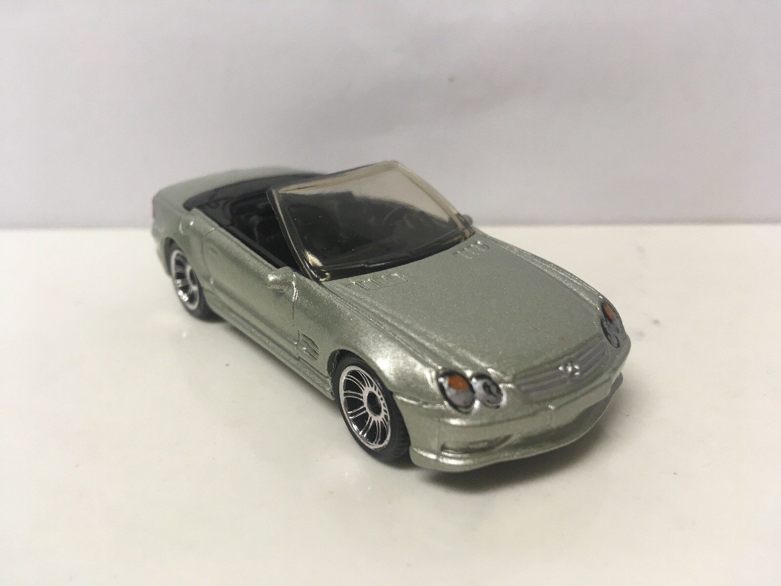 2001-2005 Mercedes SL55 AMG Collectible 1/64 Scale Diecast Diorama ...