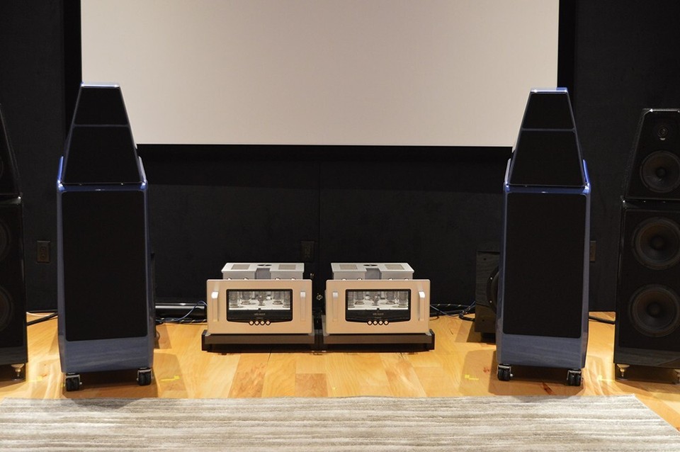 Wilson Audio Certified Authentic, Pre-Owned, Estoril Blue, SASHA DAW ...
