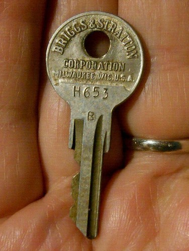 Vintage Old Briggs & Stratton Basco Harley Panhead Knucklehead Key H653 ...