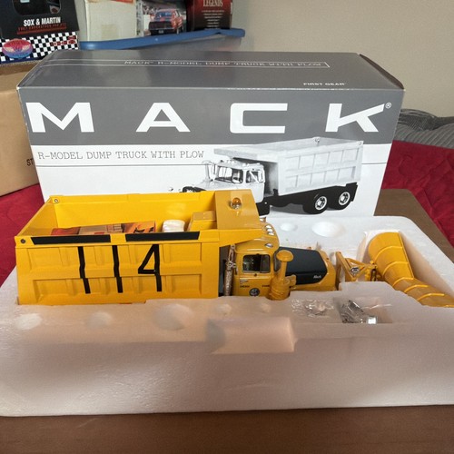 First Gear 19-3046 MACK R-model Dump Truck & Plow Chicago O'Hare ...