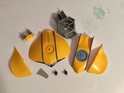 Vintage Voyage To The Bottom Of The Sea “Flying Sub” Model Kit, Parts ...