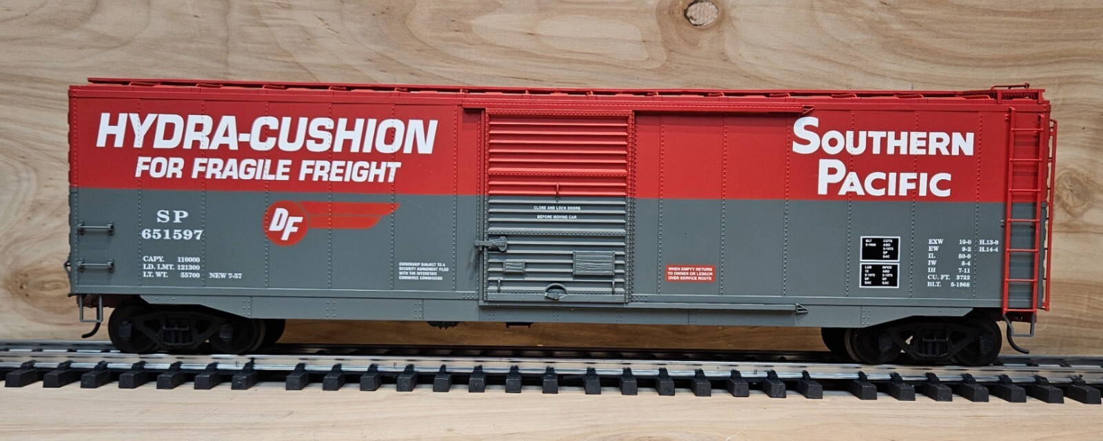 USA Trains 1/29 Scale 50 Foot Box Car SP 651397 Red/Gray USED | eBay