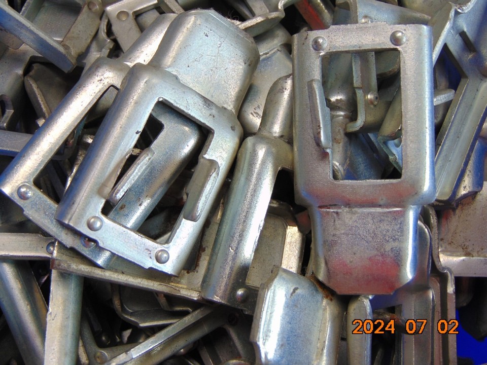 Lot of 48 Industrial Shelf Clips Lyons 8000 Series *FREE SHIPPING* | eBay