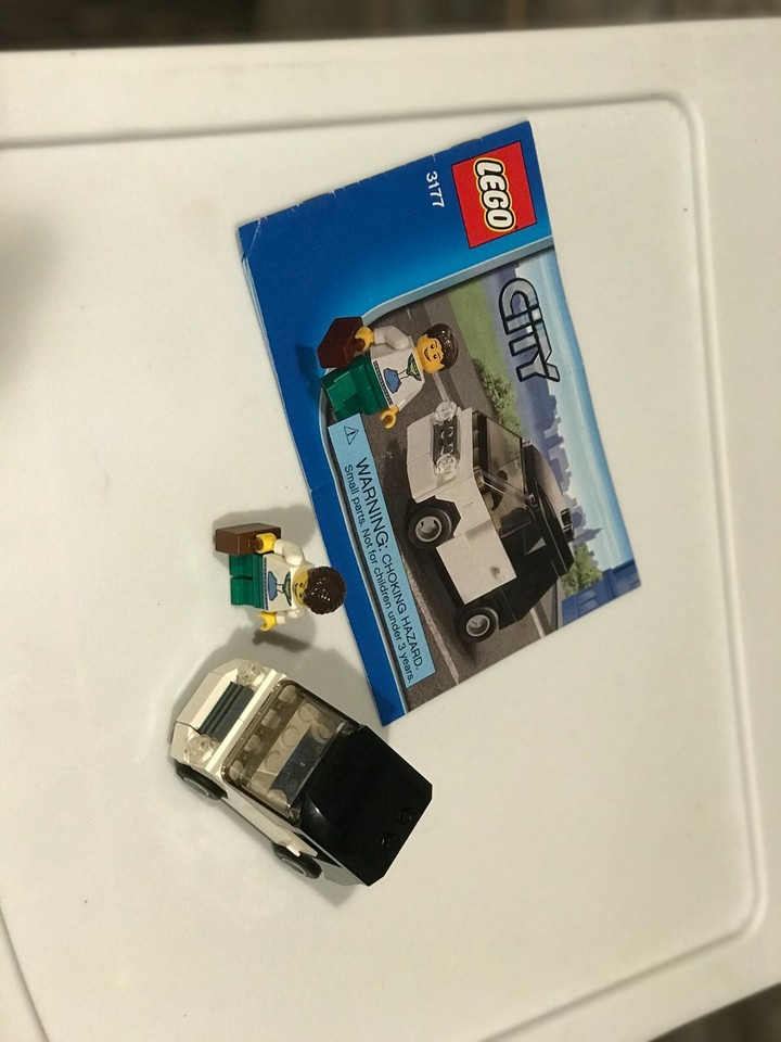 LEGO CITY: Small Car (3177) - 100% Complete - Manual - Minifigure - No ...