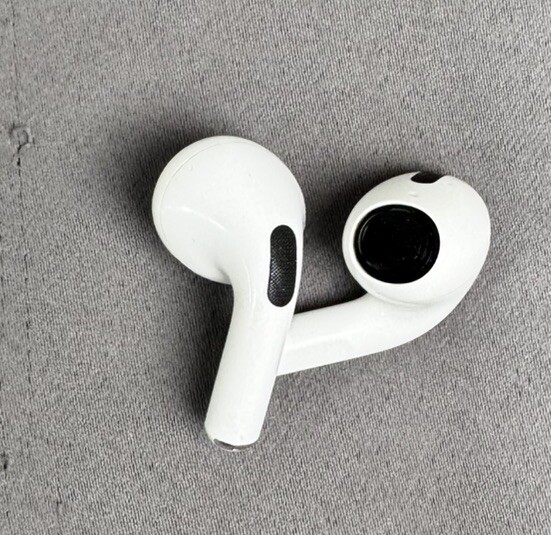 Apple Air Pods Pros 1st Gen AirPods Only Parts Only **READ** 2083 2084 ...