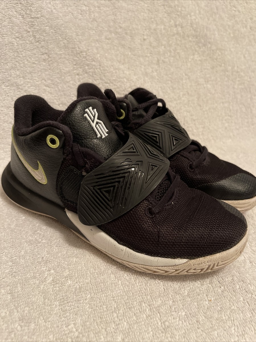 Nike Kyrie Flytrap III PS Boys Black Volt Basketball Shoes Nike Kyrie Flytrap III PS Boys Black Volt Basketball Shoes