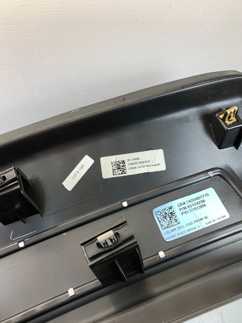 2022 Cadillac Escalade Rear Door Lower Lift Gate Scuff Trim Panel ...