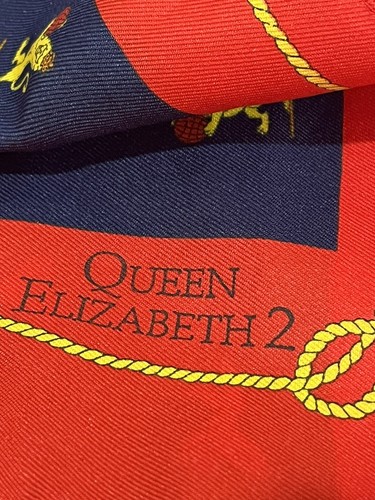 Queen Elizabeth 2 - Scarf Preowned | eBay