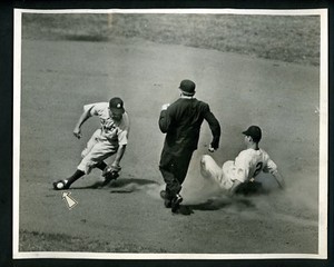 Eddie Lake & Thurman Tucker 1946 Press Photo Detroit Tigers Chicago ...