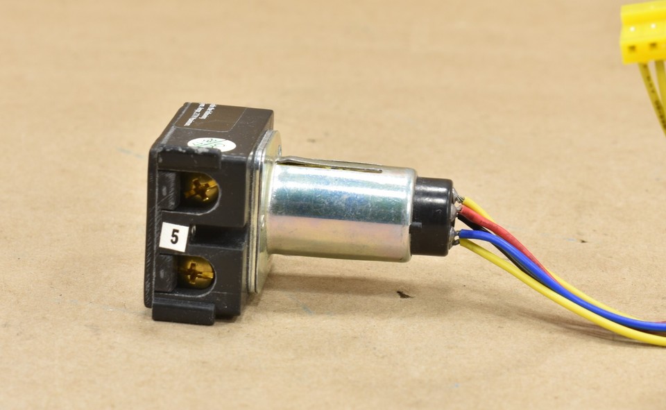 Lot Of 2 GE General Electric Total Lighting Control RR9 Relay W ...