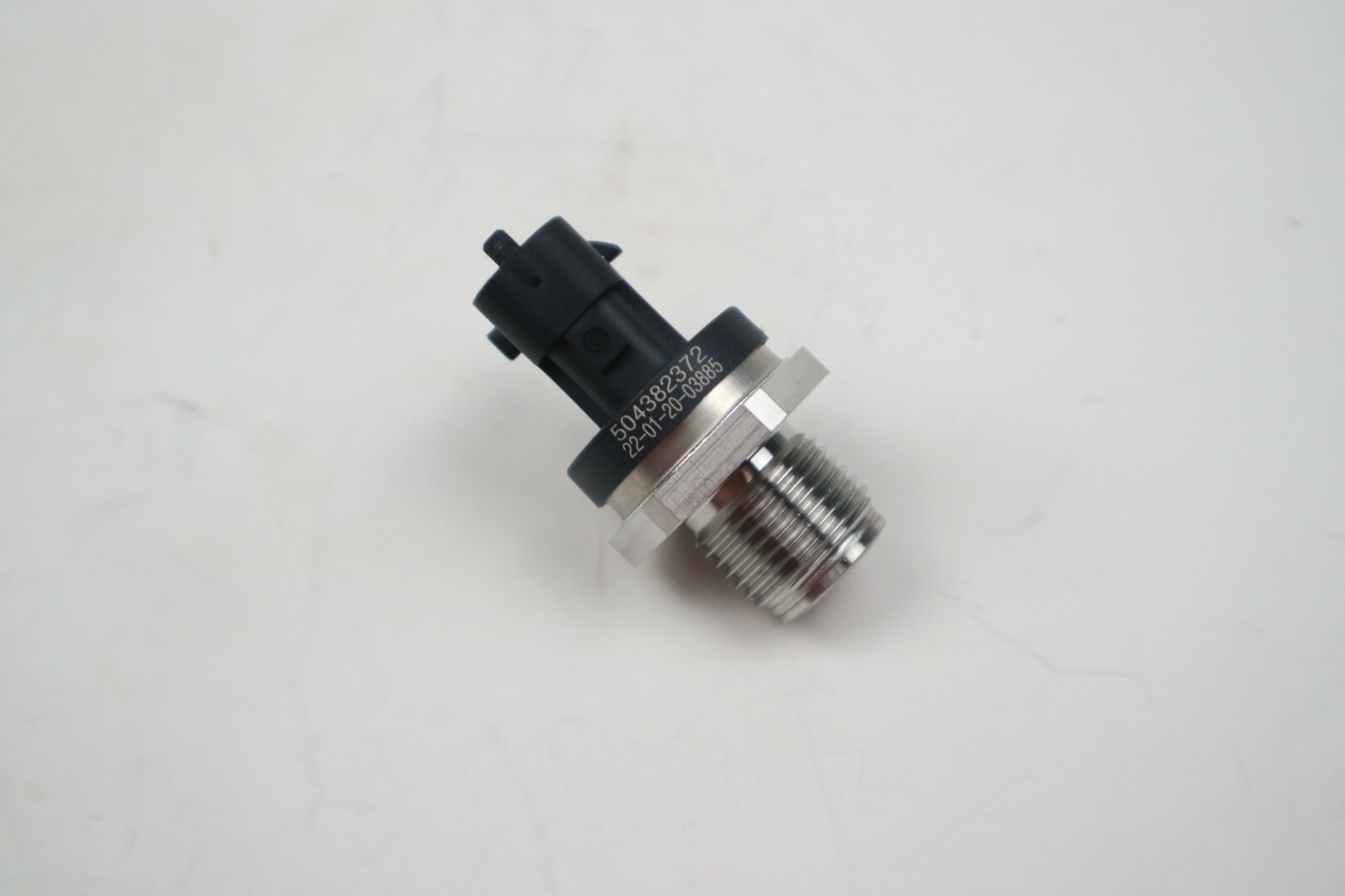 0281006112 Fuel Rail High Pressure Sensor 504382372 for Cummins IVECO ...