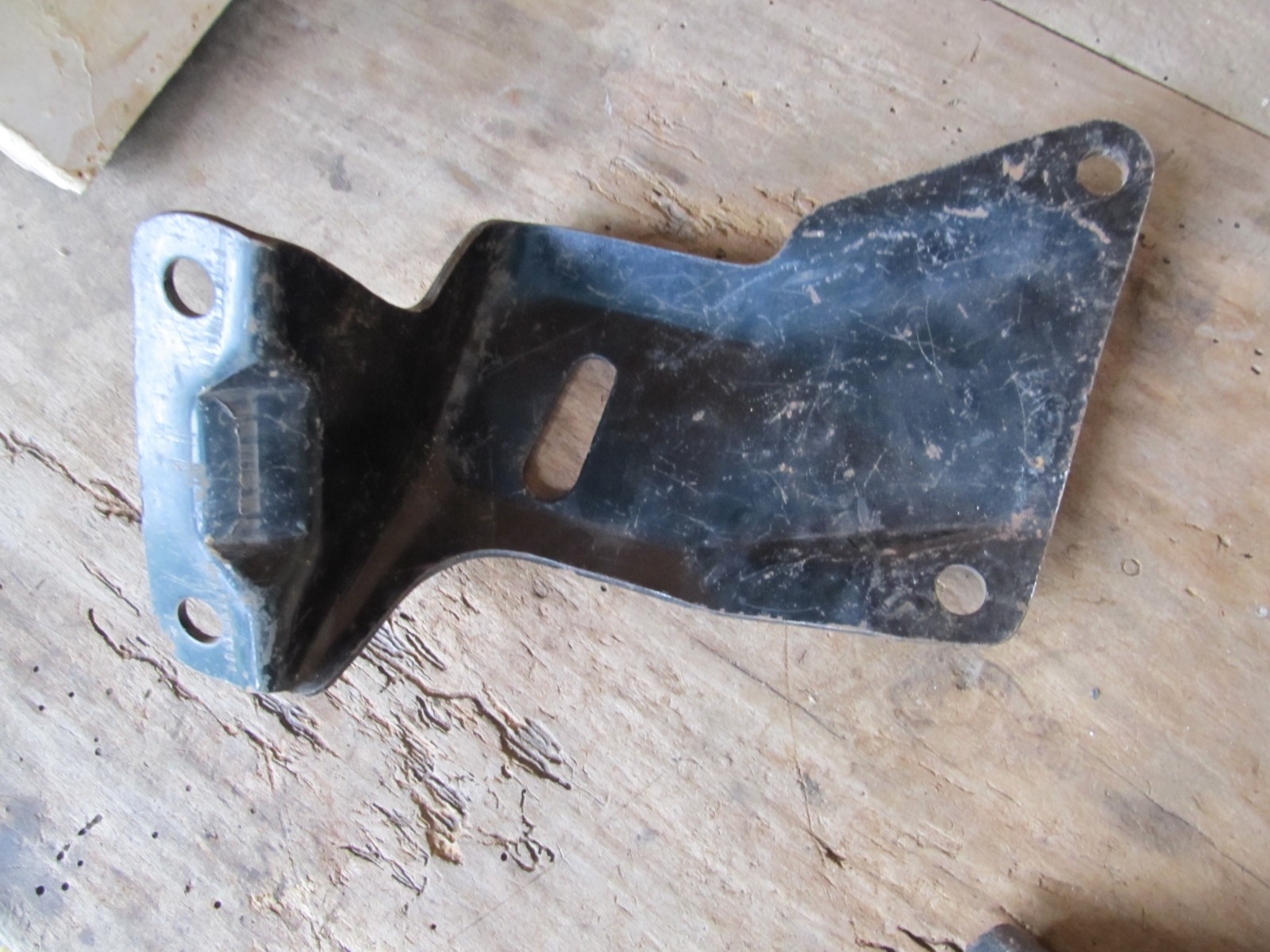 NOS 1965 1966 Ford Engine Mount Bracket C5AZ-6028-B | eBay