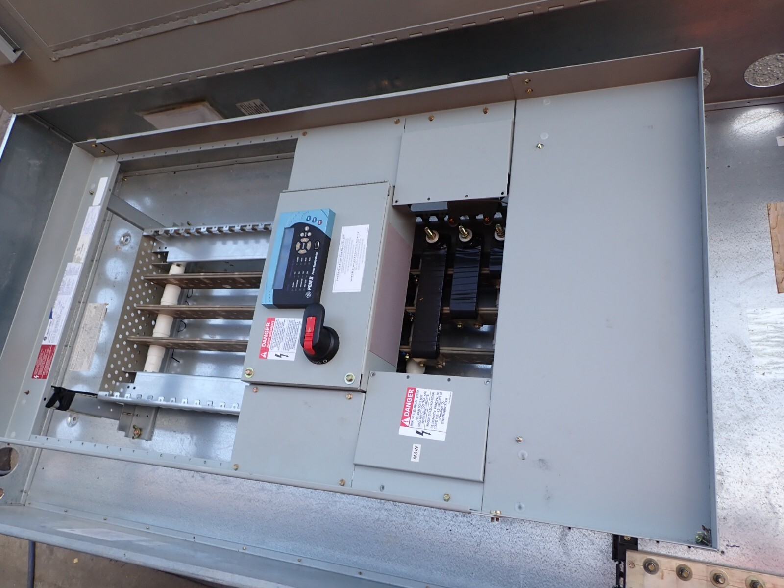 GE Spectra 1200 amp Breaker Panelboard 3 Phase 208v APNB + PQM II Meter ...