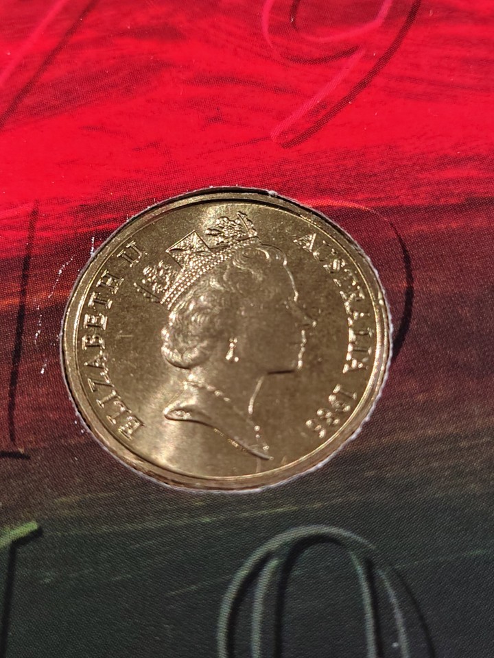 1992 THE AUSTRALIAN $1 FIVE COIN SET IN A FOLDER | eBay Australia
