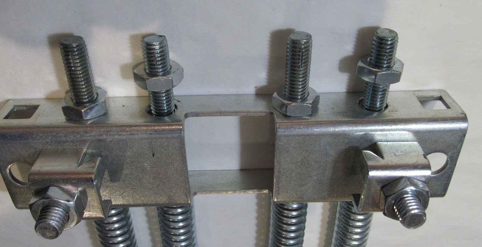 SQUARE D/SCHNEIDER ELECTRIC I-LINE II VERTICAL SPRING BUSWAY HANGER ...