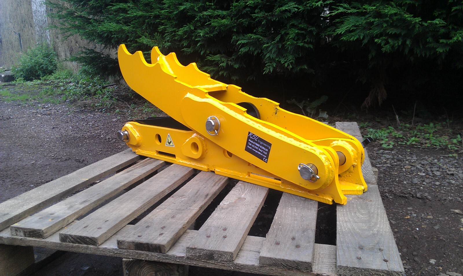 micro, mini, large digger excavator THUMB grab, grapple, log, waste ...