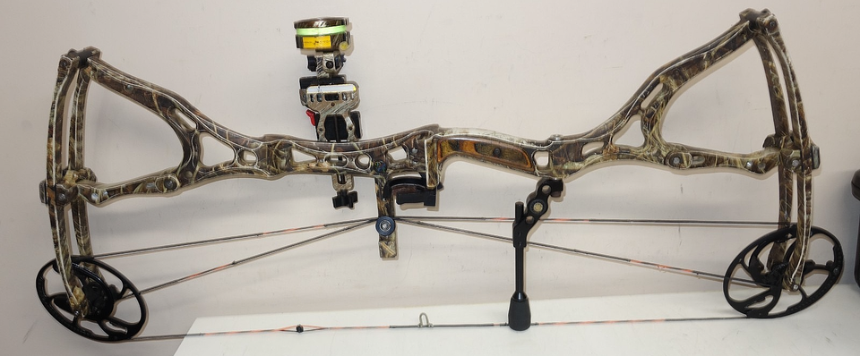 Compound Bow Bowtech "The General " Left Handed | eBay