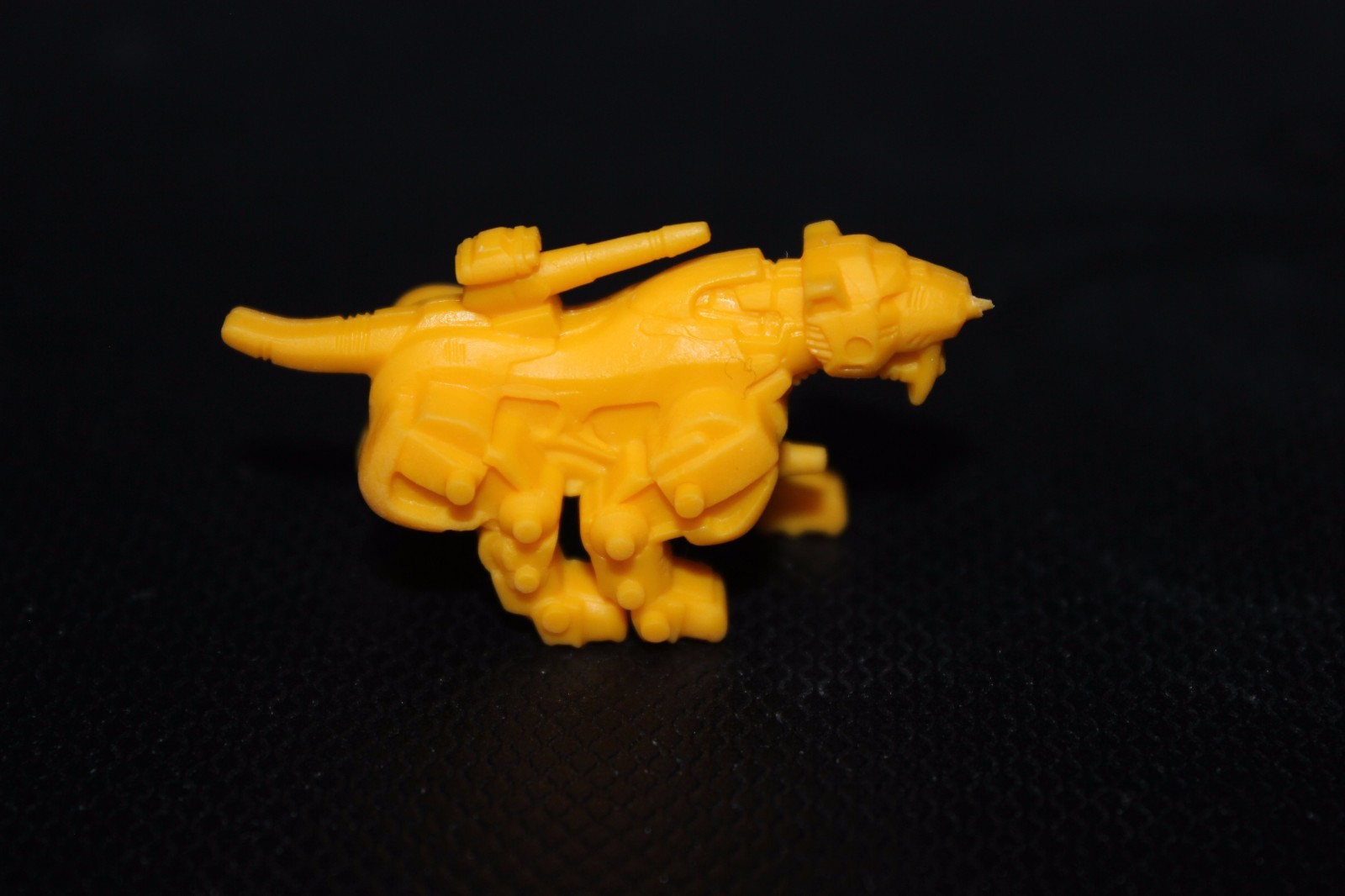Zoids Rare Gashapon unpainted yellow colored Saber Tiger / Zaber Fang ...