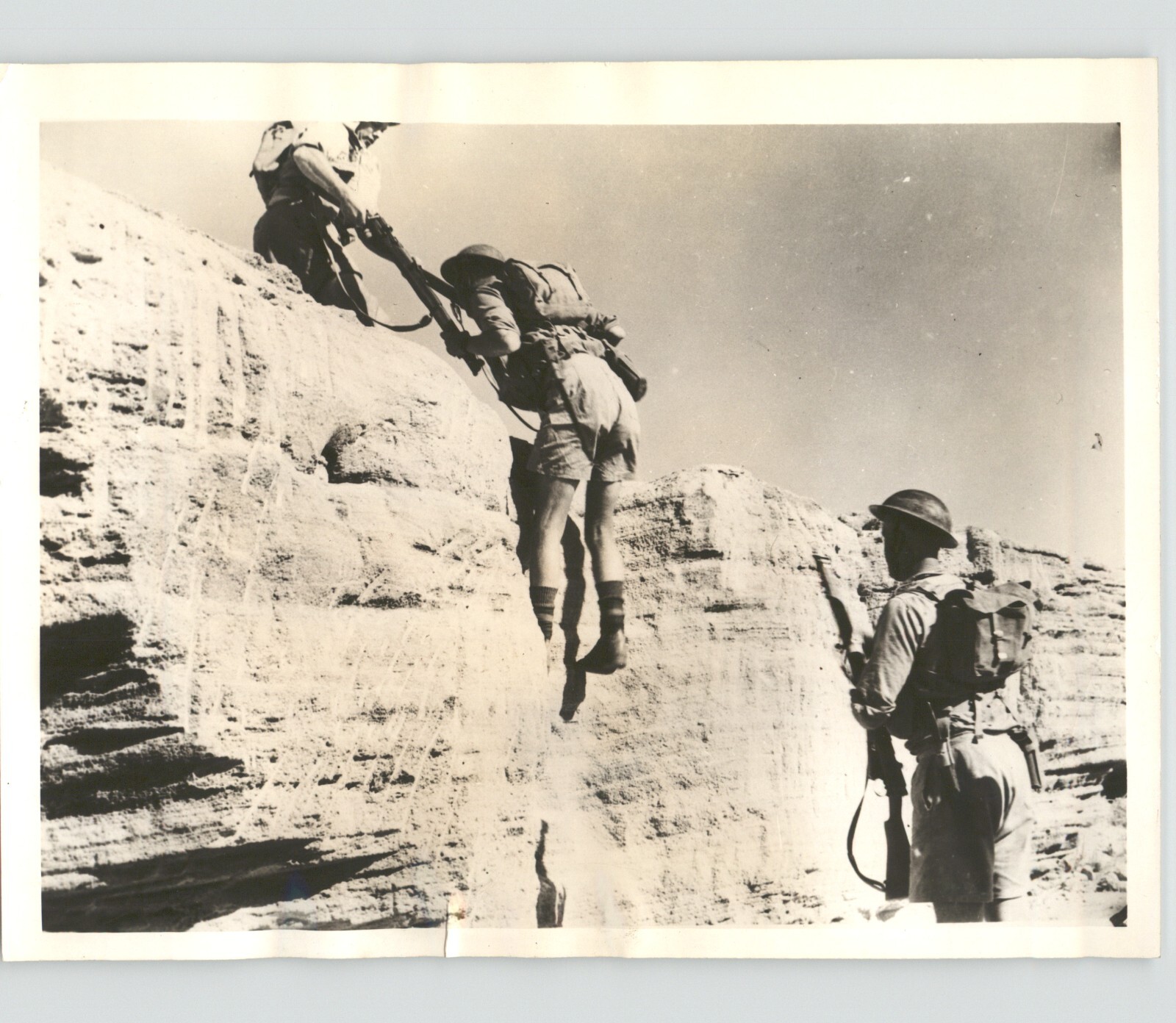 AUSTRALIAN Soldiers Scale Cliffs of PALESTINE Vintage 1941 WWII Press ...