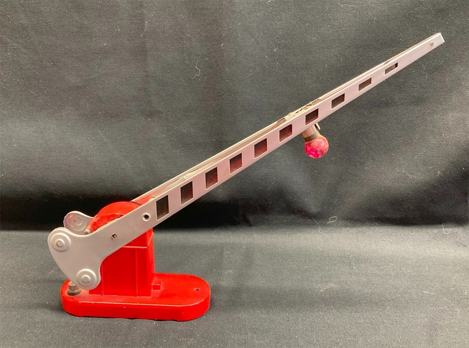 LIONEL Railroad Crossing Gate No. 152, Vintage Plus Misc Plasticville ...