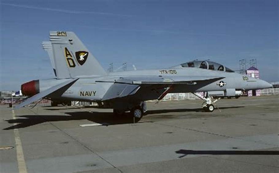 VFA-106 GLADIATORS US NAVY HAT PATCH USS PIN UP NAS Oceana FA18 HORNET ...