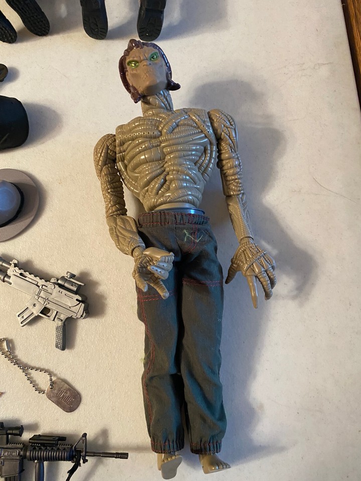 Vintage GI Joe 12 Inch Figure Lot (6) Clothes Uniforms Weapons Guns ...