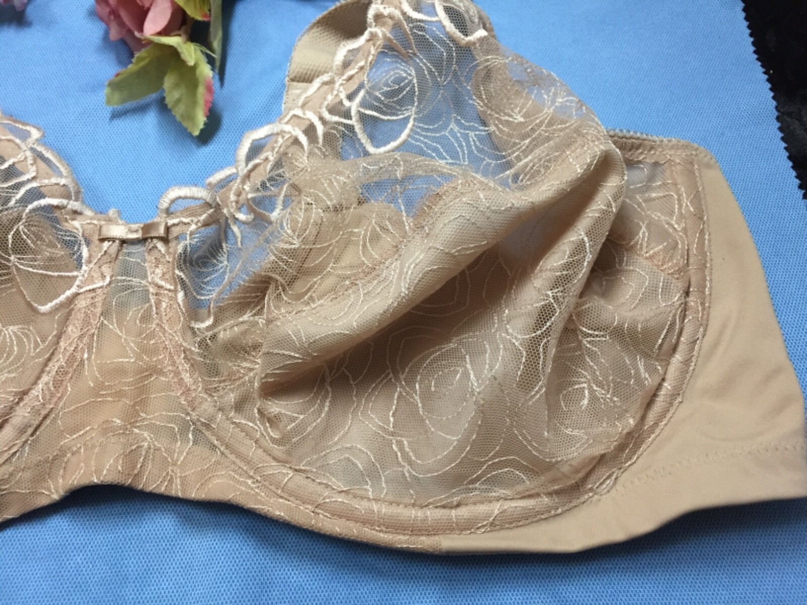 Label teared Bra Size us 46DD it9DD eu105DD Unpadded underwired beige ...