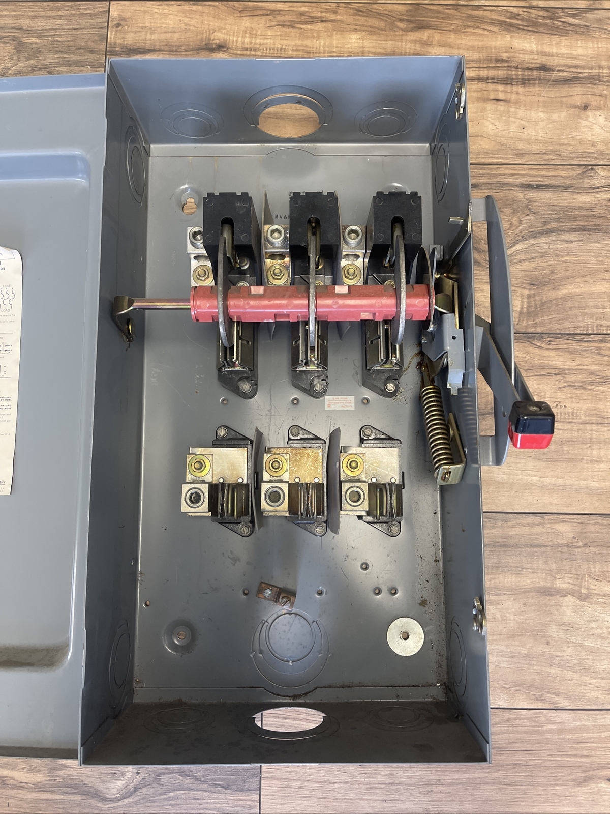 SQUARE D H324N FUSIBLE SAFETY SWITCH SERIES D2 240VAC 200AMP 60HP ...