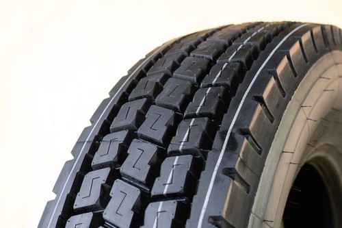 4 pcs - 11 R24.5 Premium Truck Tire Akuma AKD513 Drive | eBay