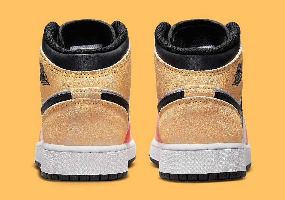 Nike Air Jordan 1 Mid GS Flight Club Magic Ember Sundial Pink Peach ...