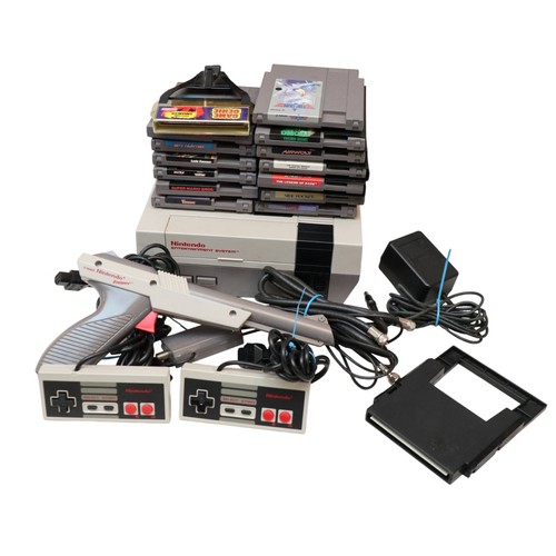 Vintage Nintendo Entertainment System NES-001 Console 13x Games Bundle ...