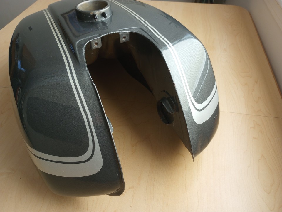 Suzuki GT750 Gas Tank. Suzuki GT750 Water Buffalo Dealer Take Off Fuel ...
