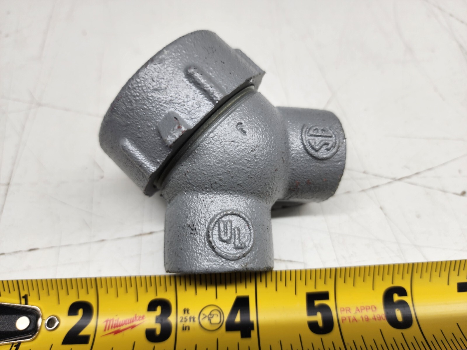 Hubbell Killark Y-2M 3/4" FNPT Threaded Iron Capped 90 Degree Elbow ...