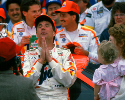 DARRELL WALTRIP 1989 #17 TIDE CHEVY DAYTONA 500 VICTORY PRAYER 8X10 ...