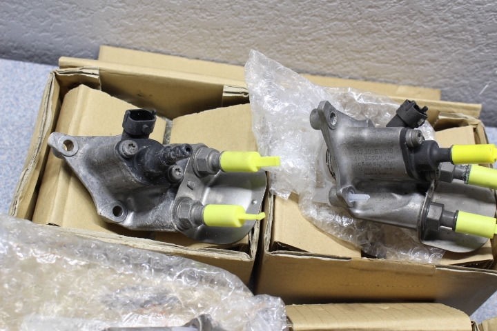 Hino Bosch Dosing Doser DF DEF Urea Injector Assembly Cummins ISX ISB ...