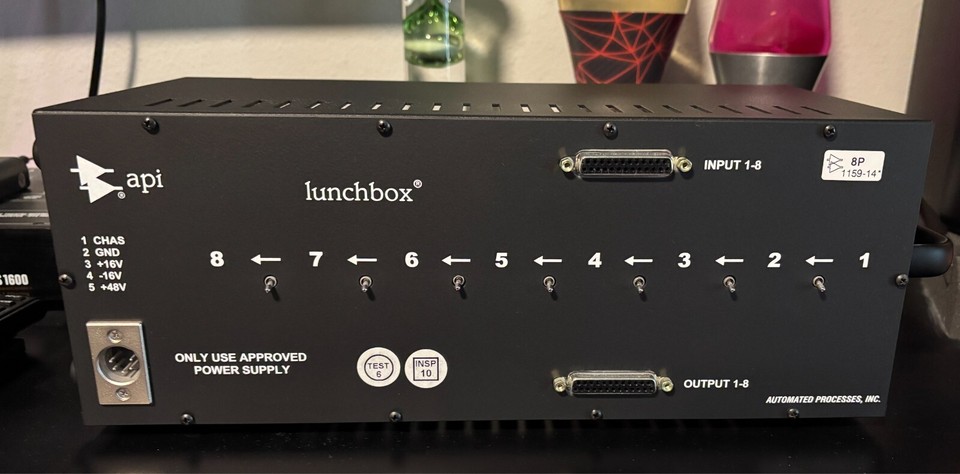 API 500- 8-Channel 500 Series Module Lunchbox Rack with Channel-Linking ...
