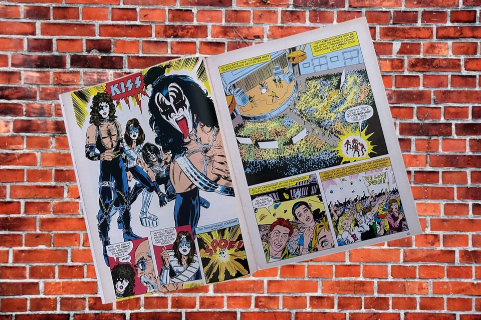 A Marvel Super Special KISS Comic Book No 2 1978 EXCELLENT Poster w ...