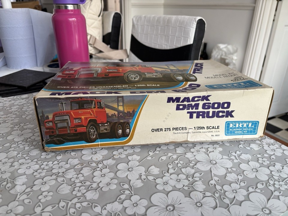 Vintage ERTL MACK DM-600 SEMI TRUCK 1.25 SCALE Model Kit | eBay UK