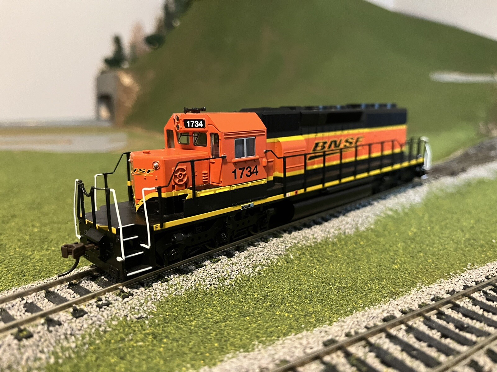 HO Scale Locomotive Bachmann BNSF SD40-2 #1734 Heritage III DCC No ...