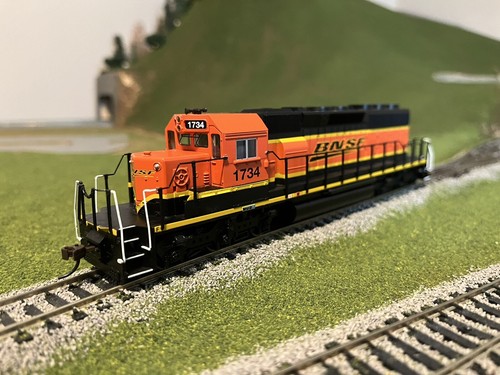HO Scale Locomotive Bachmann BNSF SD40-2 #1734 Heritage III DCC No ...