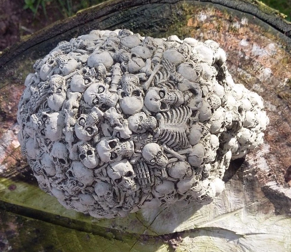 STONE GARDEN SKULL GOTHIC SKELETON HUMAN HEAD ORNAMENT STATUE☠️💀 | eBay UK