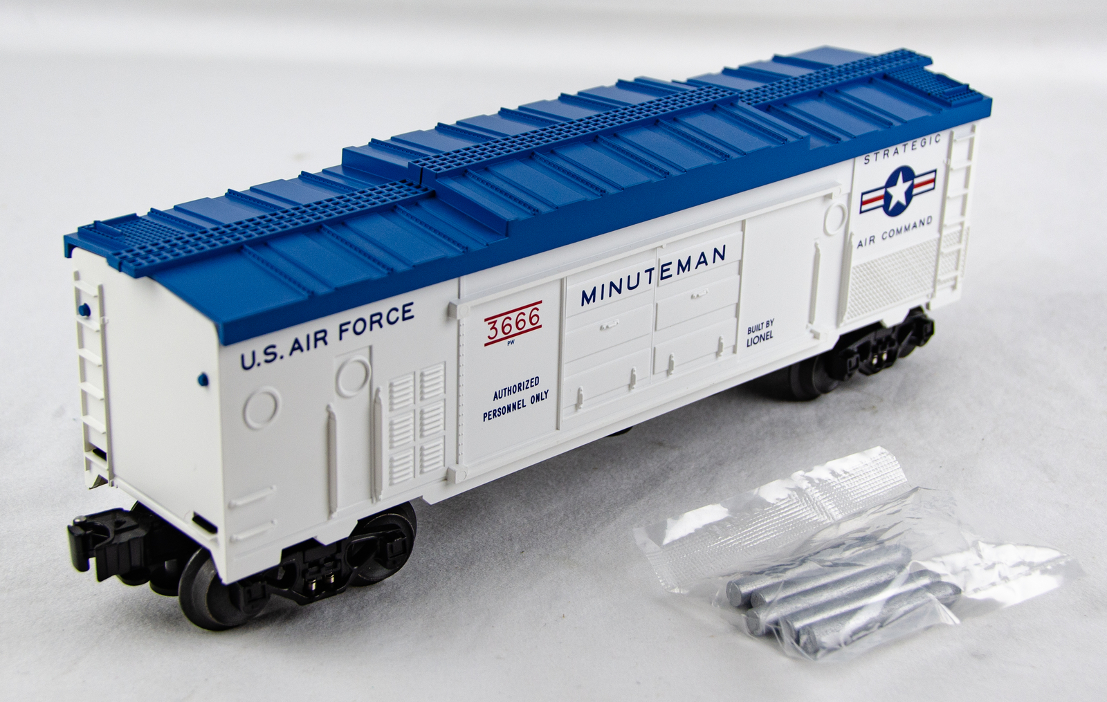 Lionel 6-29828 3666 Minuteman Cannon Firing Box Car 1:48 O Scale Model ...