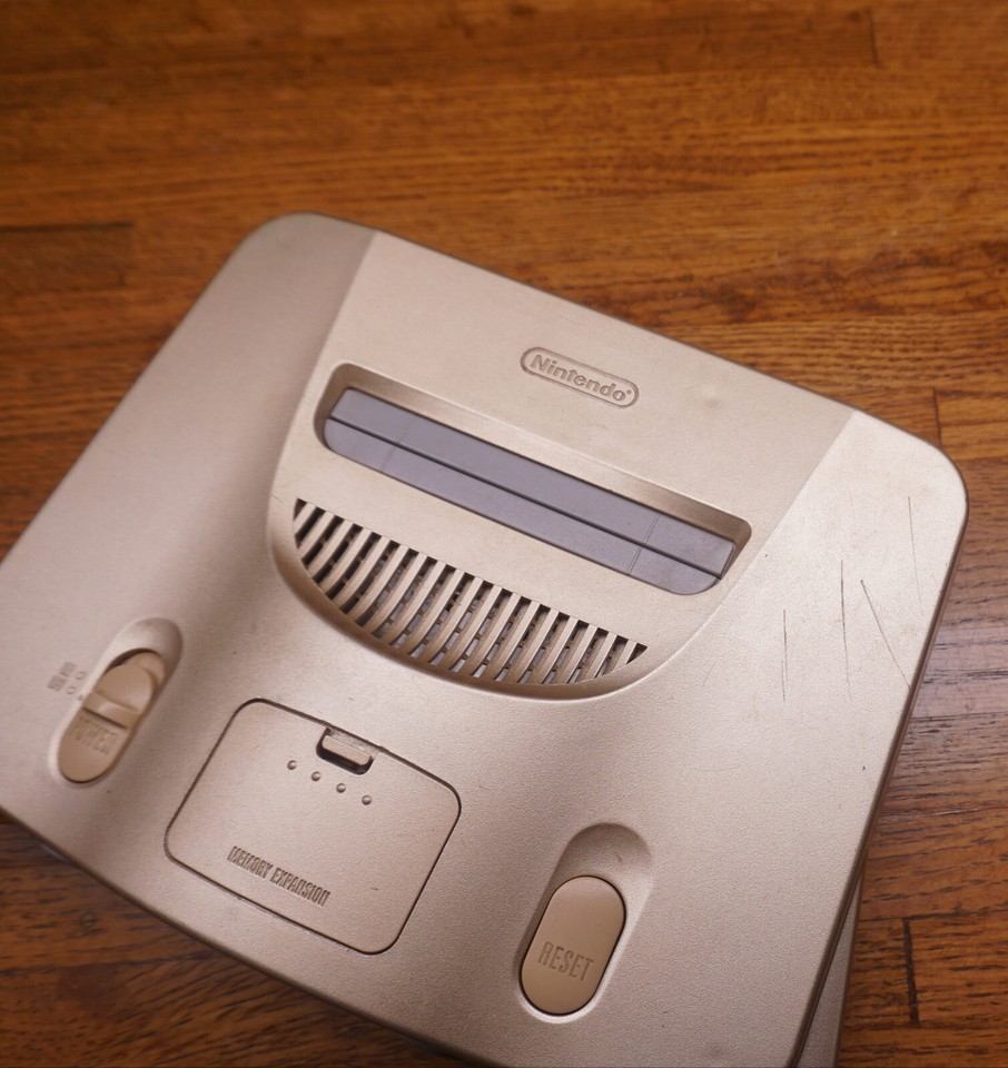 Nintendo 64 N64 Toys R Us Limited Gold Console Controller AC AV 527 ...