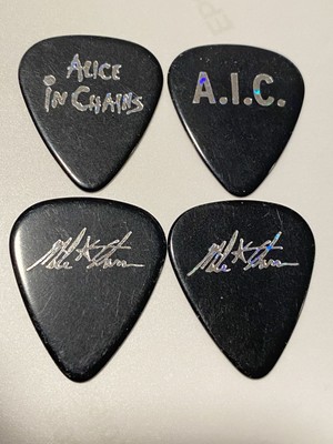 Alice In Chains-Mike Starr-Guitar Picks-BLACK w/Silver Prism-Lot of 2 ...