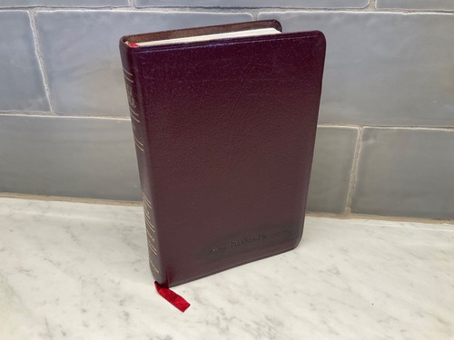 NIV Compact Reference Bible 1989 Burgundy Bonded Leather Text 1984 ...