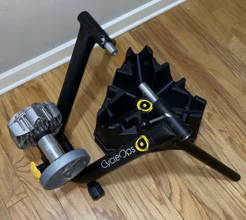 Saris CycleOps Fluid2 Indoor Cycle Bike Trainer w/ 2 Riser Blocks ...