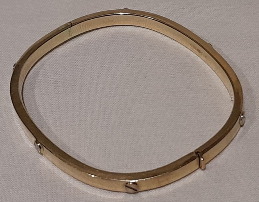 *9ct Gold ‘SCREW DESIGN/ETERNAL LOVE’ Rectangular. 7. 1/2" Bangle. 10. ...