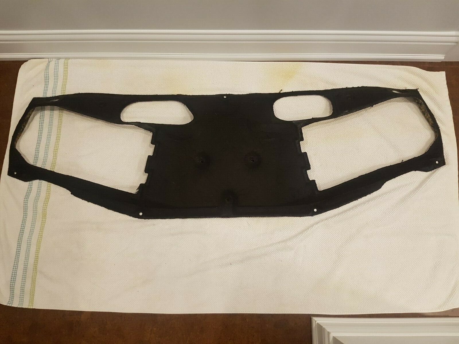 E38 BMW Microfilter Insulation Housing Hood Heat Shield Foam Pad ...