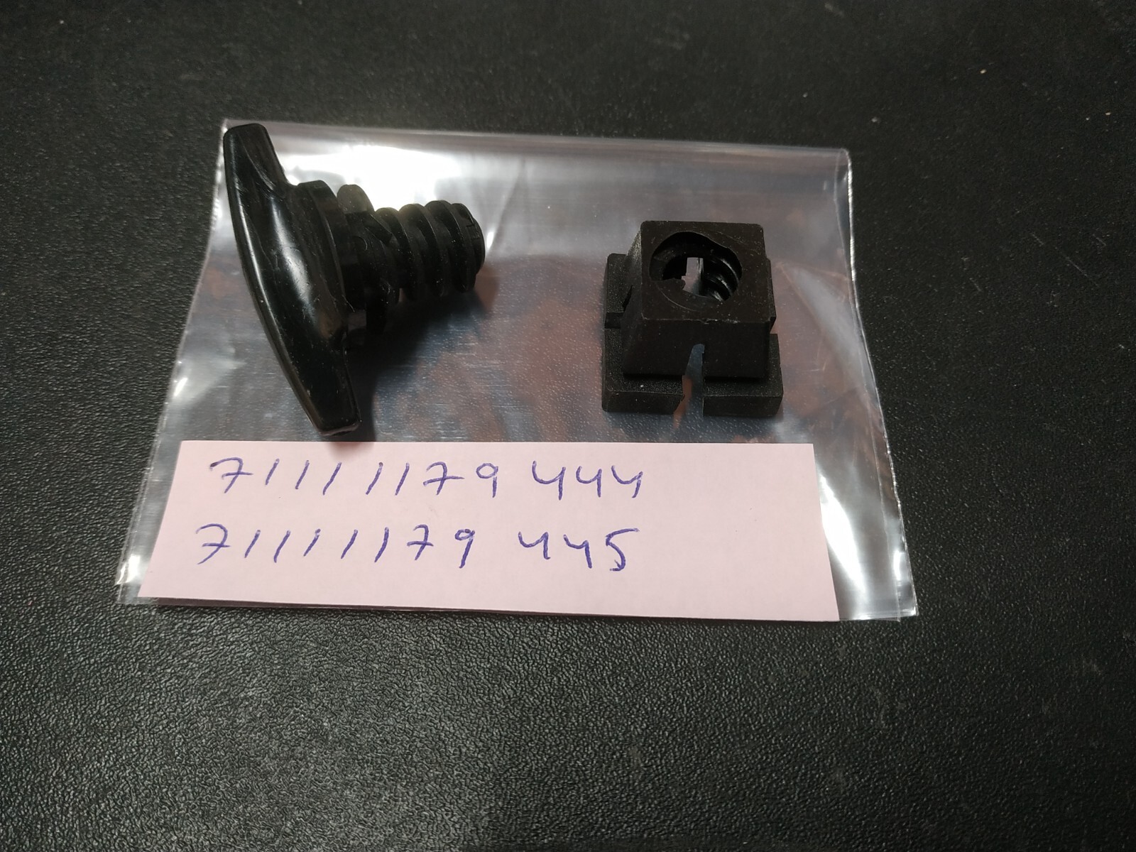 BMW E34-E32-E31-E38-E39 tool box screw-nut !NEW! GENUINE 71111179444 ...
