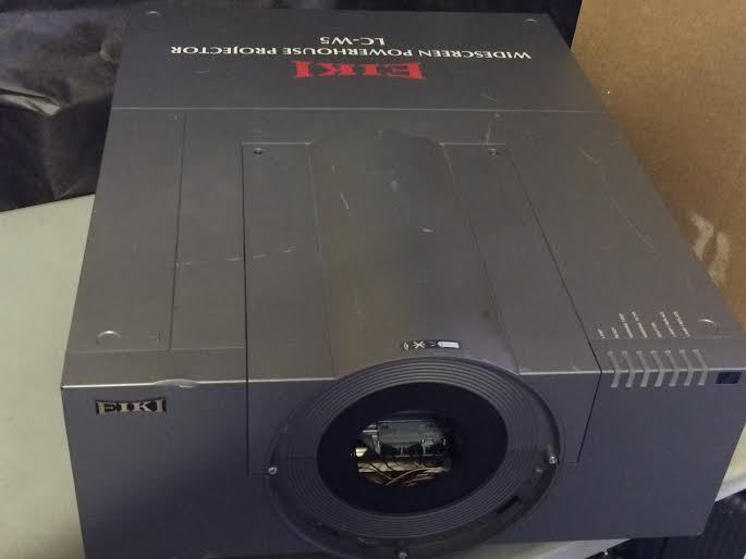 EIKI LC-W5 (SANYO PLC-WF20,CHRISTIE LW600) LCD PROJECTOR, 6000 LUMENS ...
